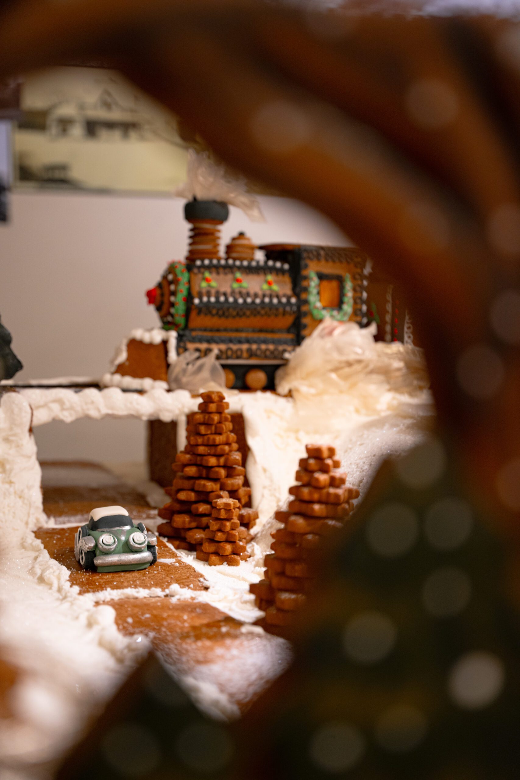 A Wonderful, Whimsical Gingerbread Train Station - Winterthur Museum ...