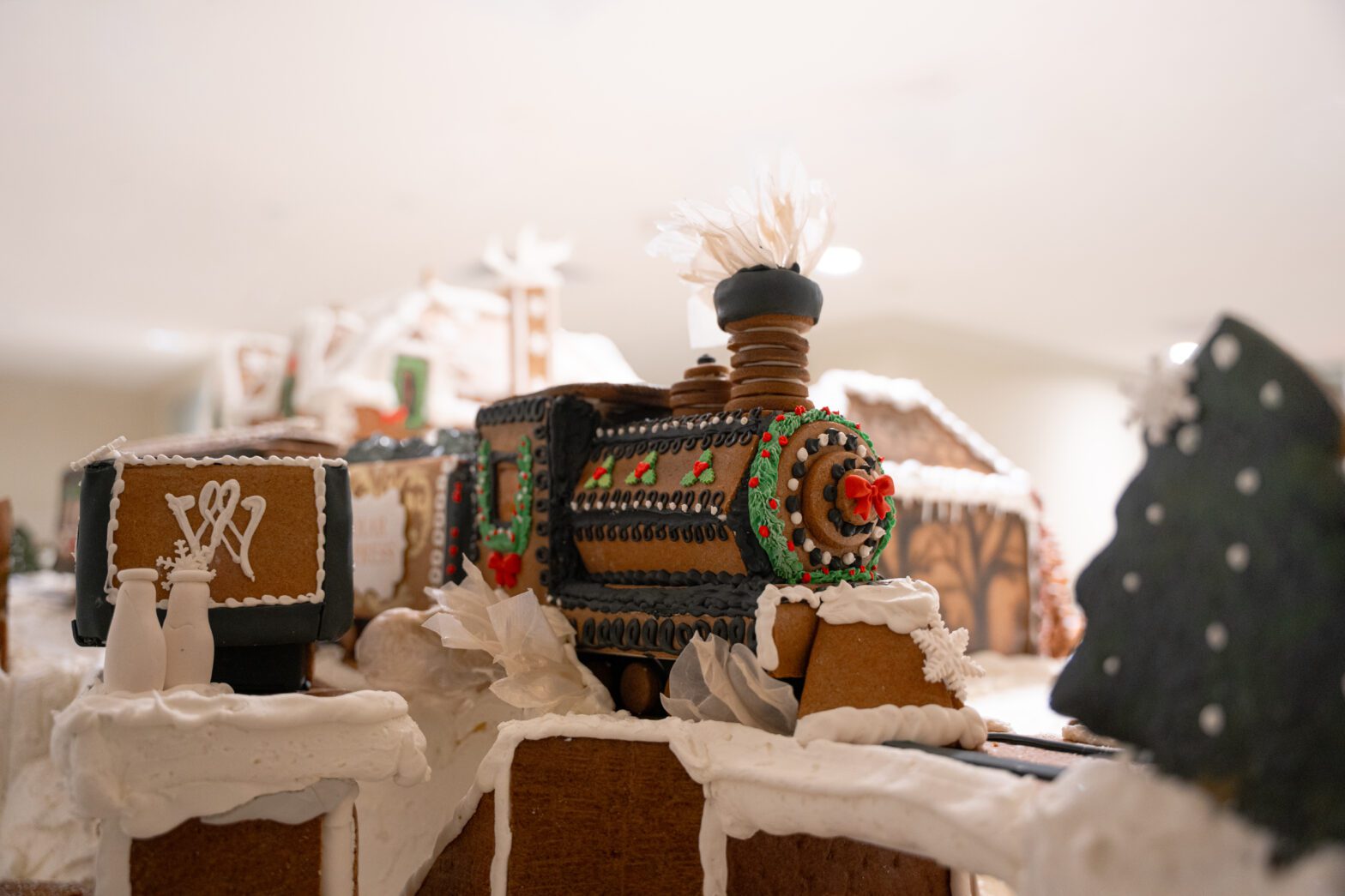 A Wonderful, Whimsical Gingerbread Train Station - Winterthur Museum ...