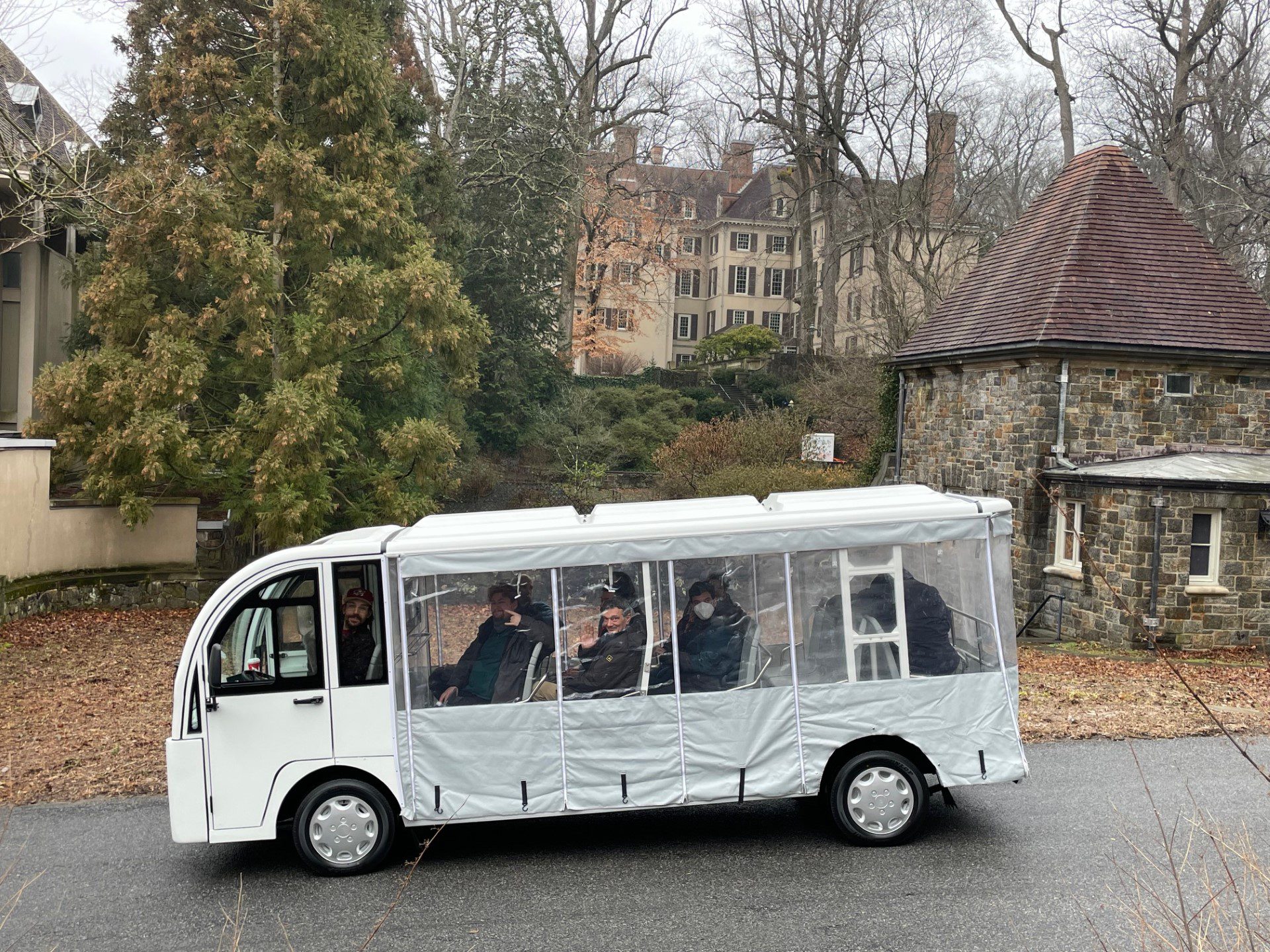It’s Electric! New Tram a First for Winterthur - Winterthur Museum ...
